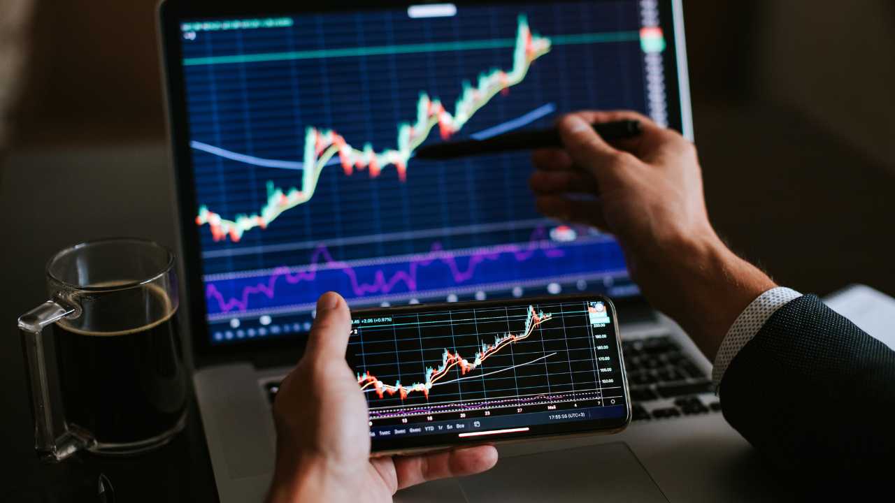 Beginner's Guide to Investing in the Stock Market: Tips and Strategies